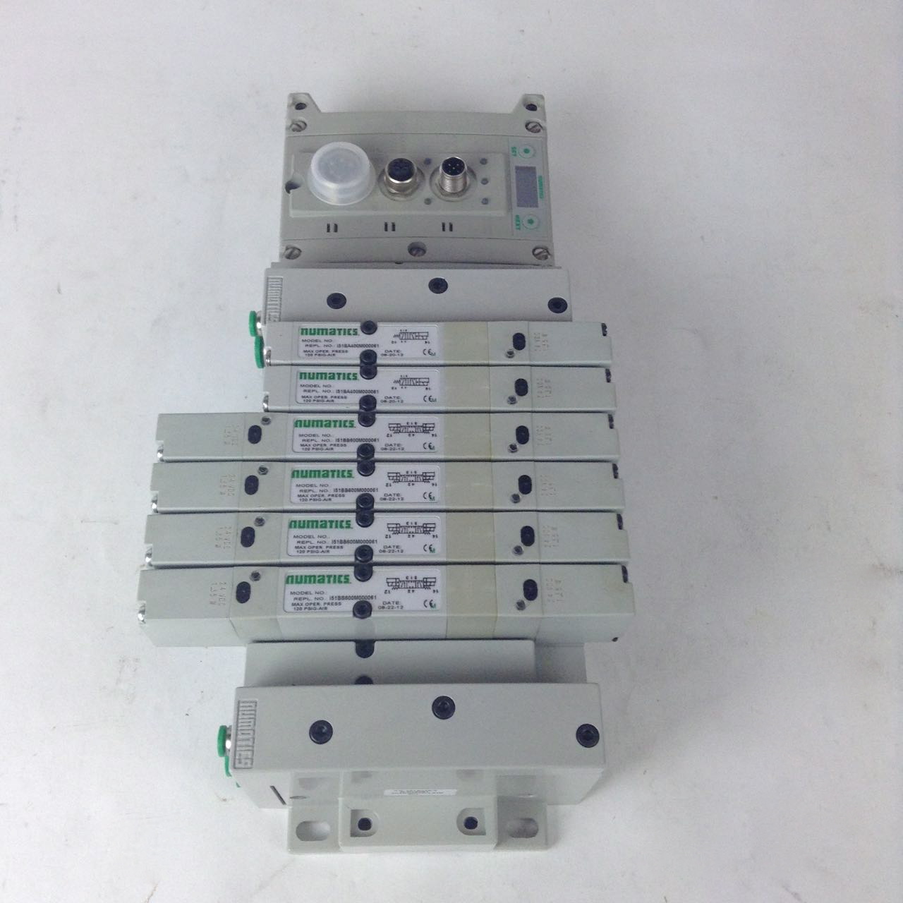 Numatics AK3WG0000KLDST4U1 New Pneumatic Valve Stack Set