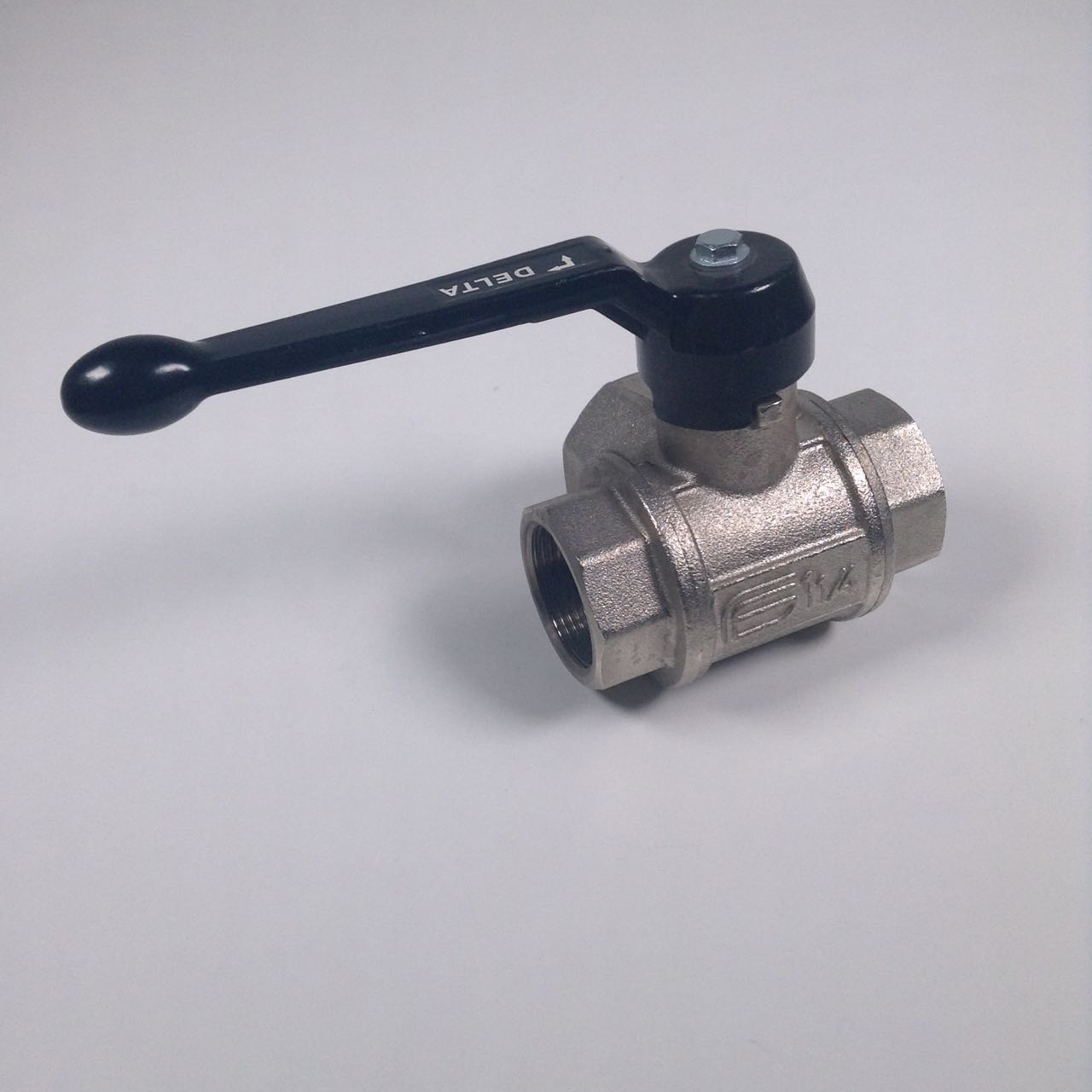 Delta 1-1/4 Manual Ball Valve New