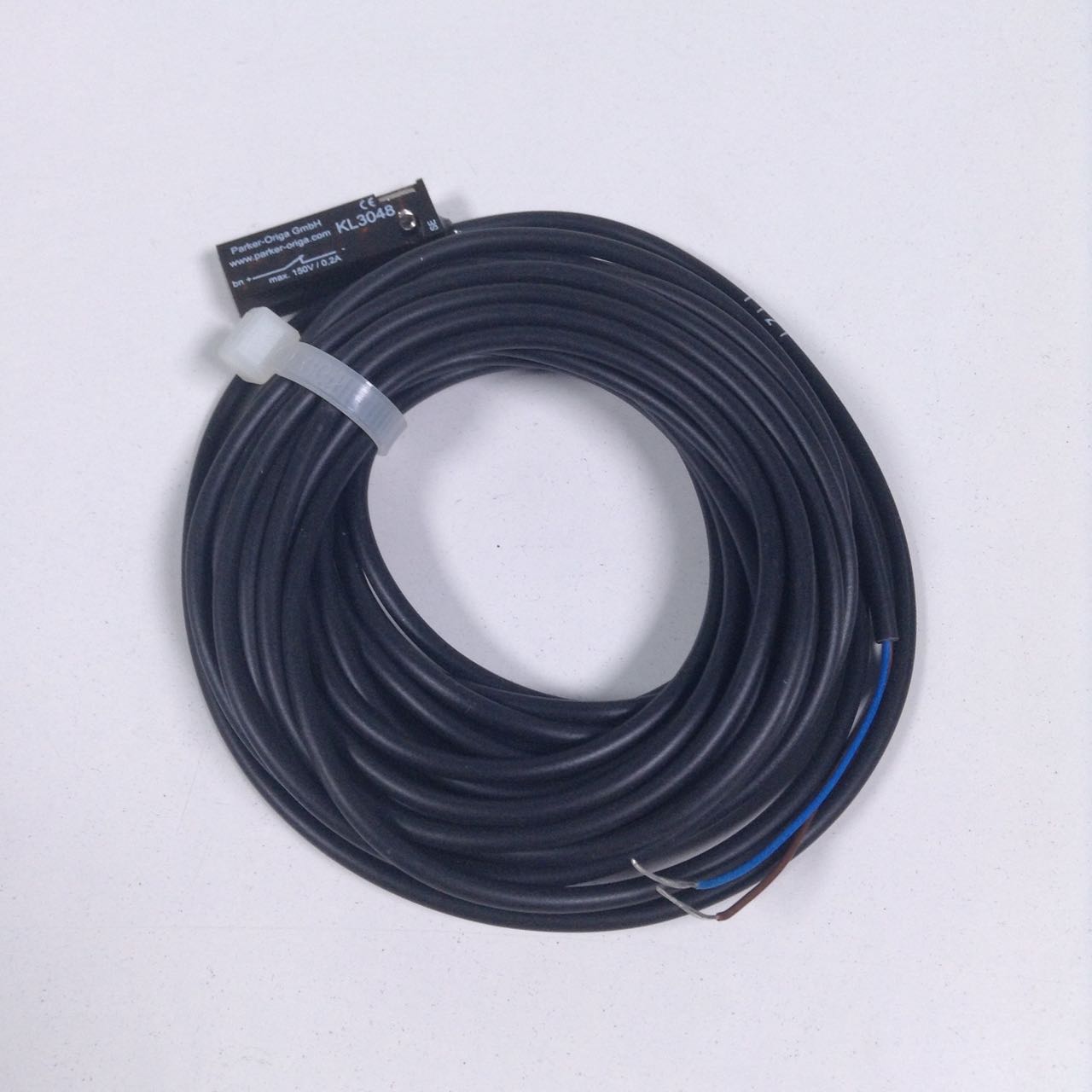 Parker KL3048 Reed Switch, 5m Fly Lead, Groove Mounted NFP