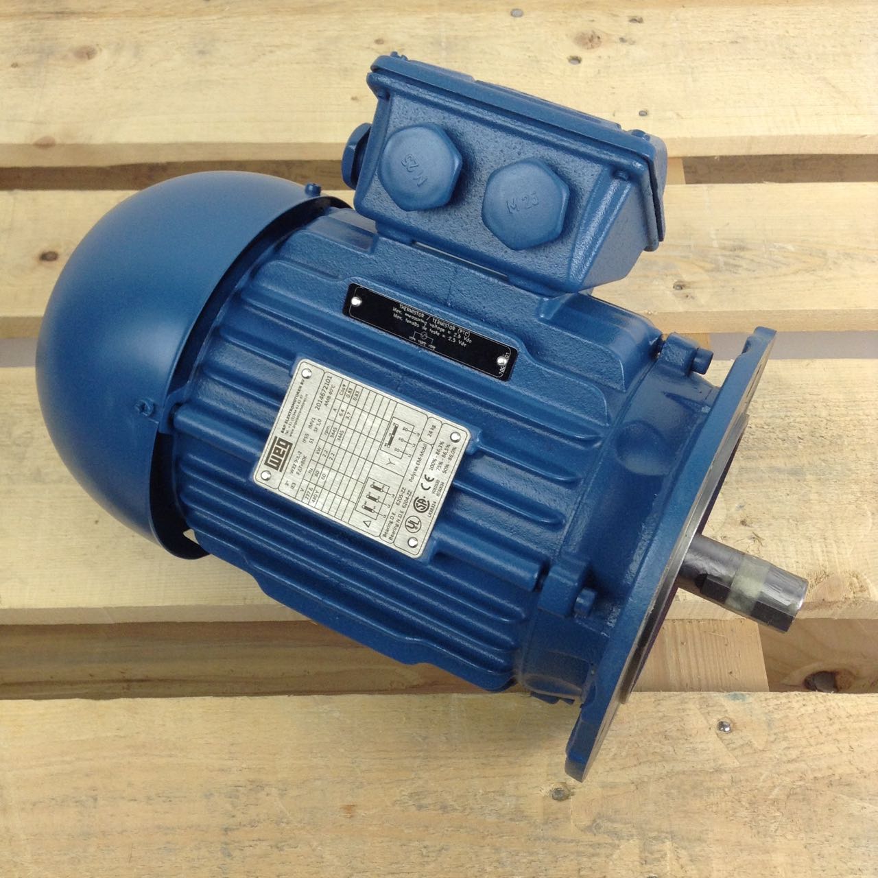 WEG W22 90L-2 IP55 IMV01 IE3 277/480V 2.2 kW Electric Motor - NFP