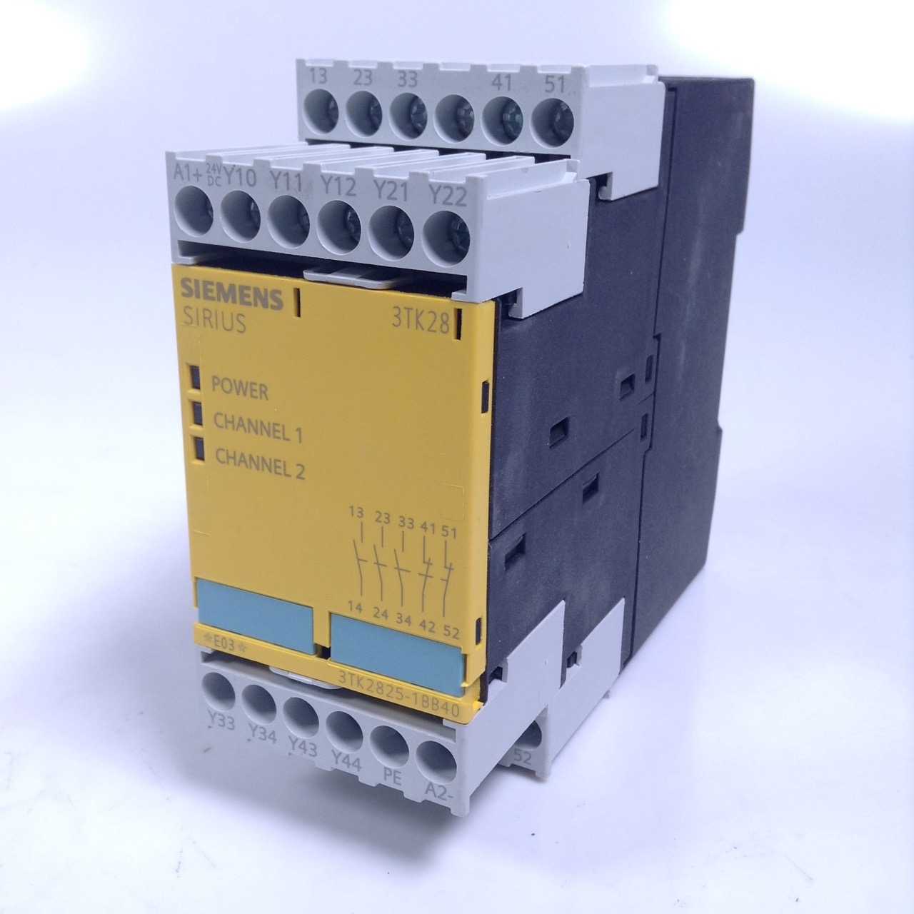Siemens 3TK2825-1BB40 Sirius Safety Relay Voltage 3TK28 E03 NMP