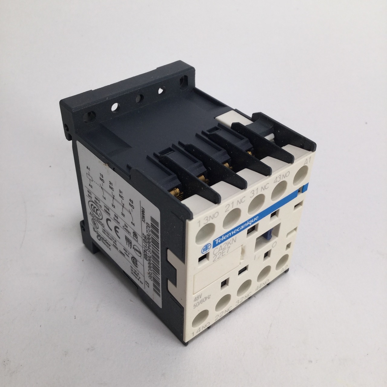 Telemecanique CA2KN22E7 | Maxodeals