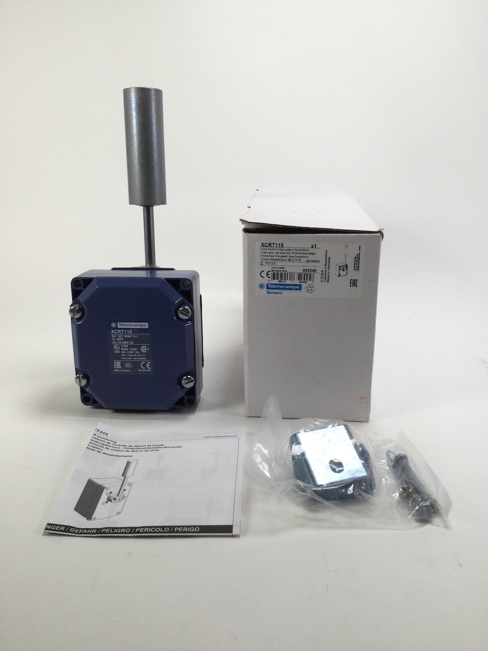 Schneider Electric XCRT115 OsiSense XC Limit switch XCRT New NFP