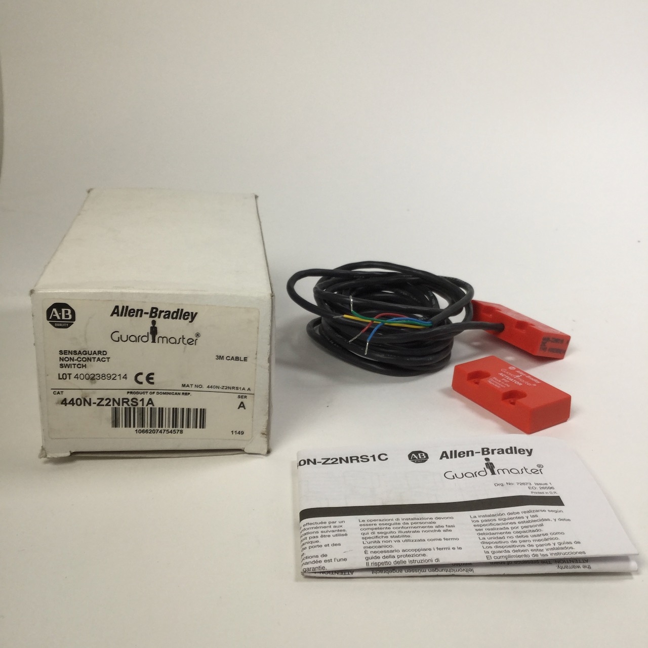 Allen Bradley 440N-Z2NRS1A Non-Contact Switch 3M Cable Ser A New NFP