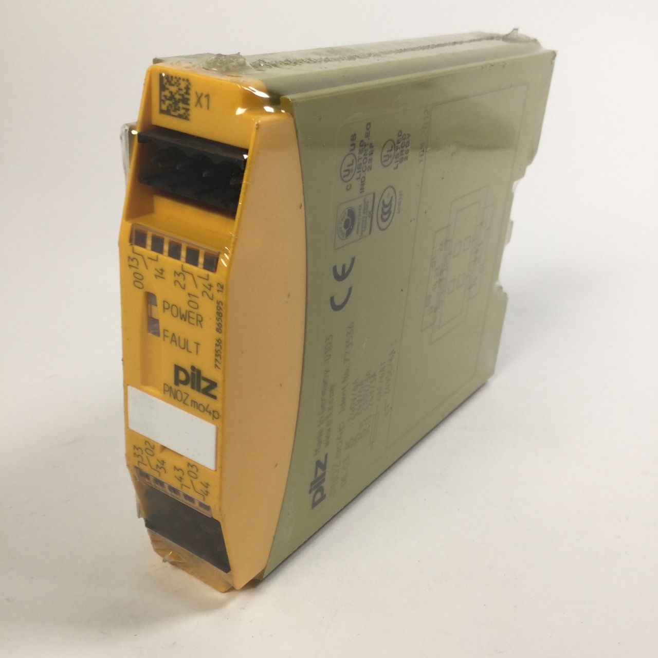 Pilz 773536 Safety relay Relais PNOZ mo4p New NFP Sealed