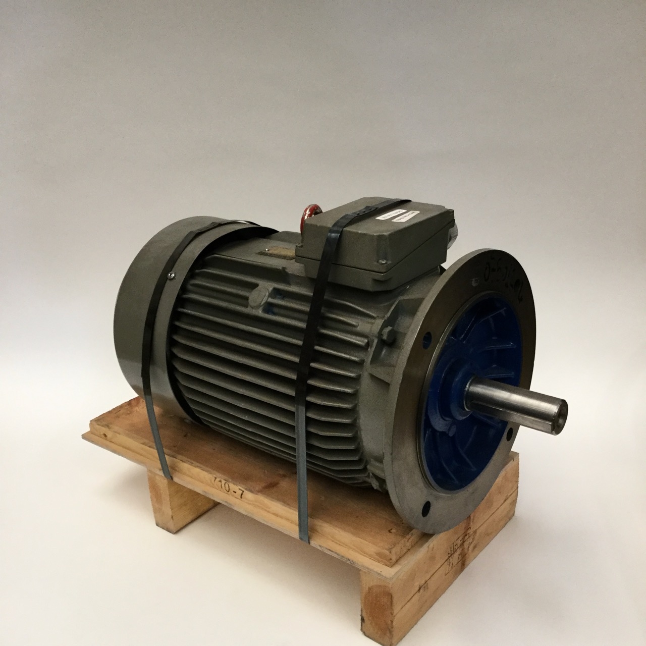 Cantoni SSKG-160L-4 160-4P 3 phase motor 15kW 380V B5 CI Used UMP