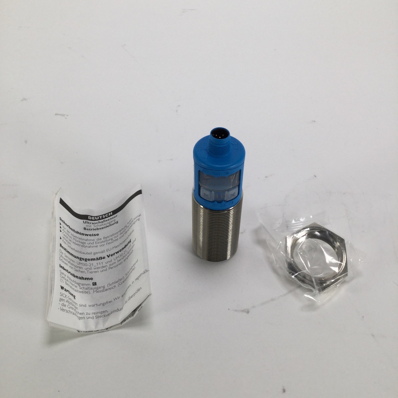 Sick UM30-213111 Ultrasonic Sensor Ultraschalsensor 200..13000 mm New NFP