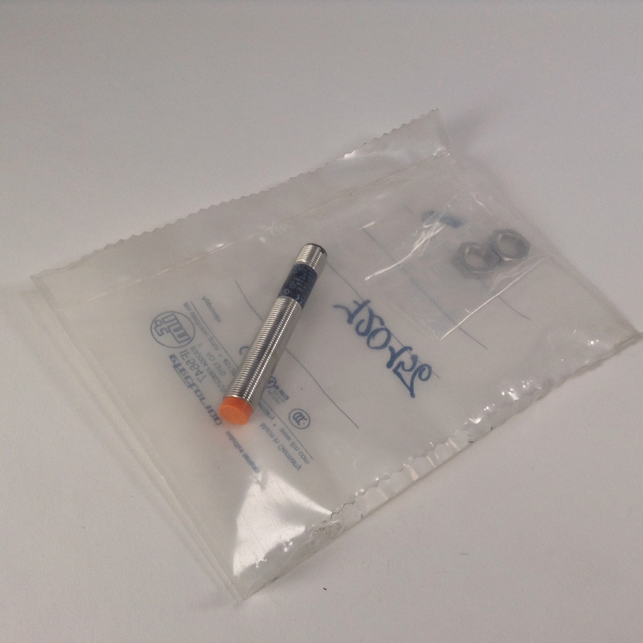 Ifm IF5647 inductive sensors IFA2004-FRKG/US-100-IRF New NFP Sealed