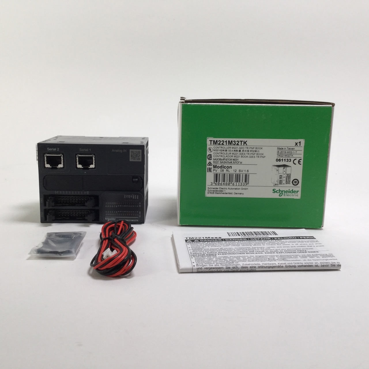 Schneider Electric TM221M32TK Modicon M221 Controller PNP Book New NFP