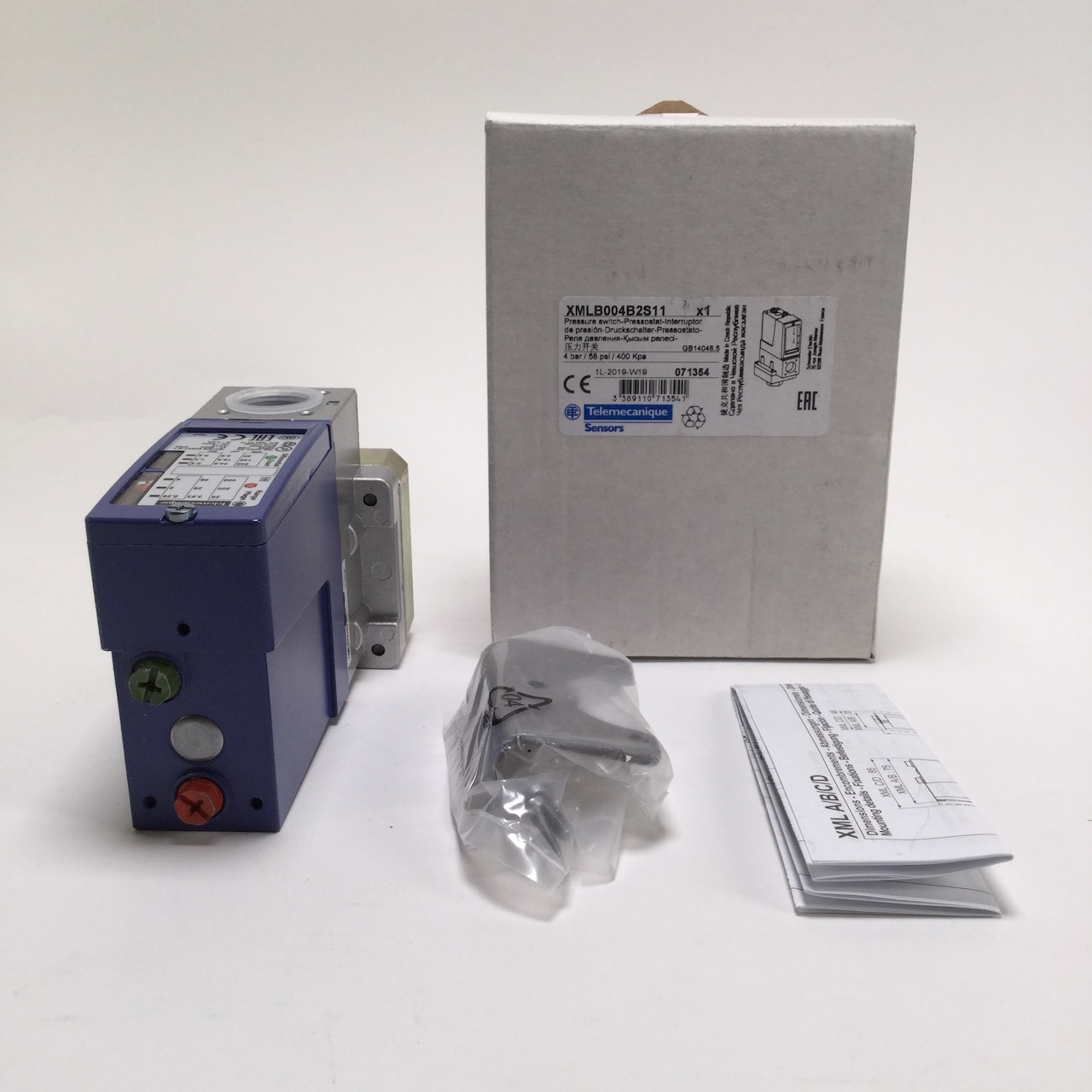 Telemecanique XMLB004B2S11 | Maxodeals