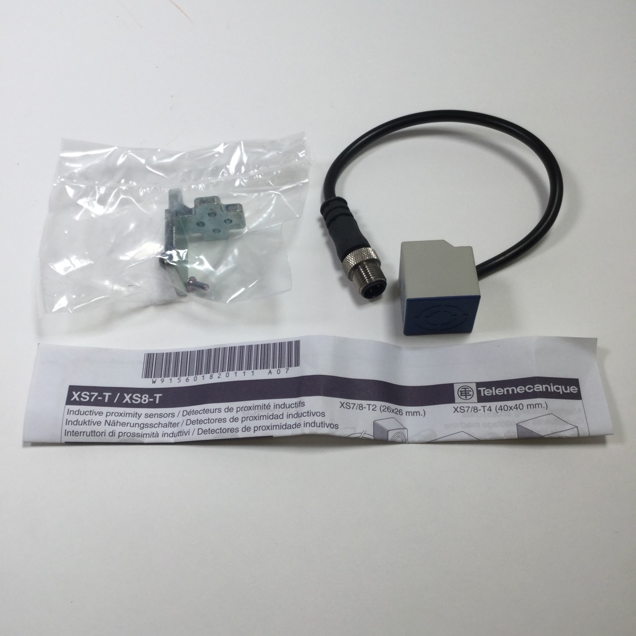 Schneider Electric XS7T2DA214LD01 | Maxodeals