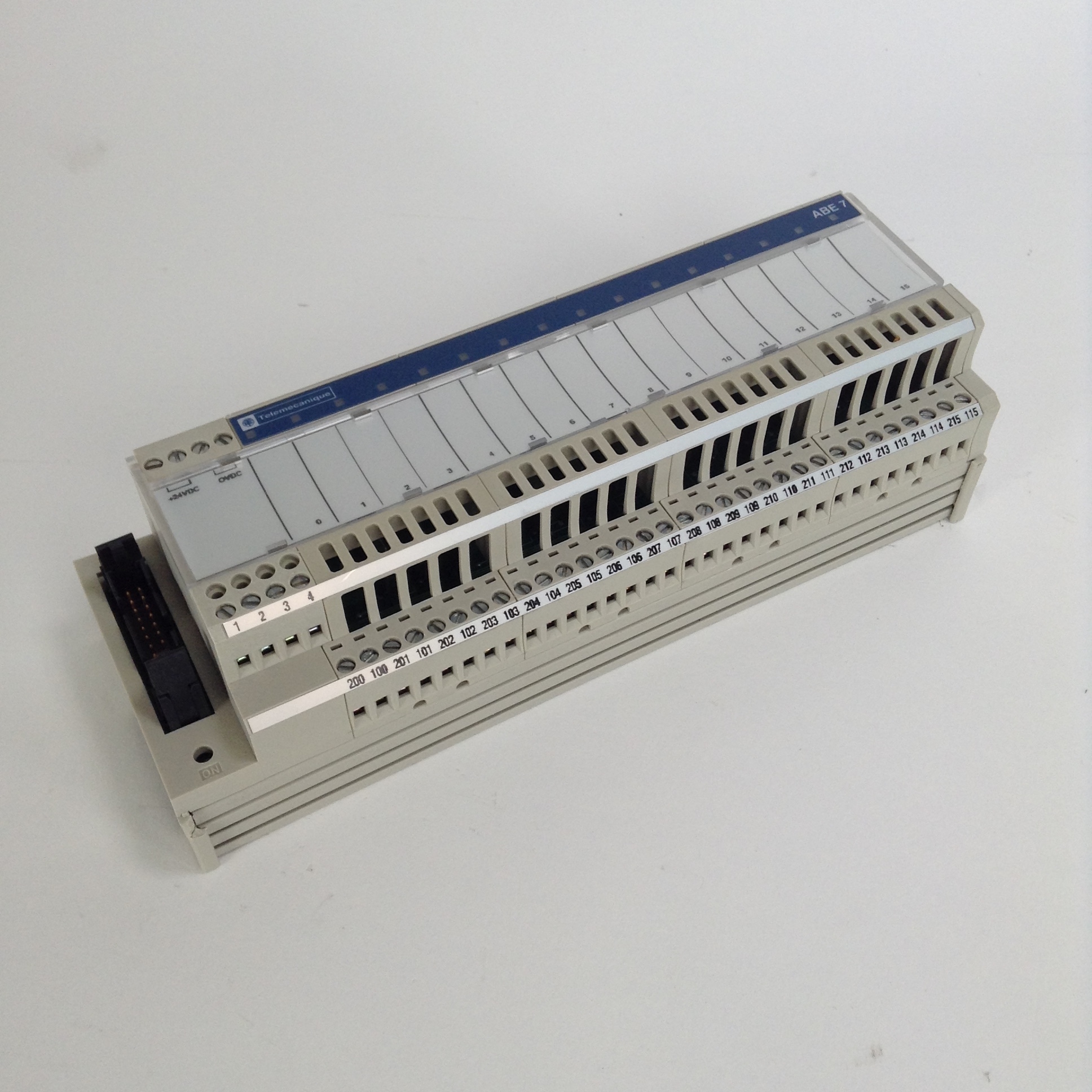 Telemecanique ABE7-S16S2B0 Ausgangsmodul Output module relais relay ...