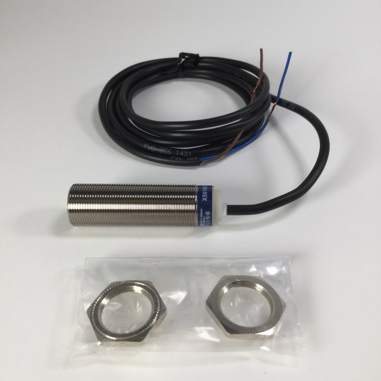 Telemecanique XS618B1MAL2 Inductive proximity sensor OsiSense XS New NFP