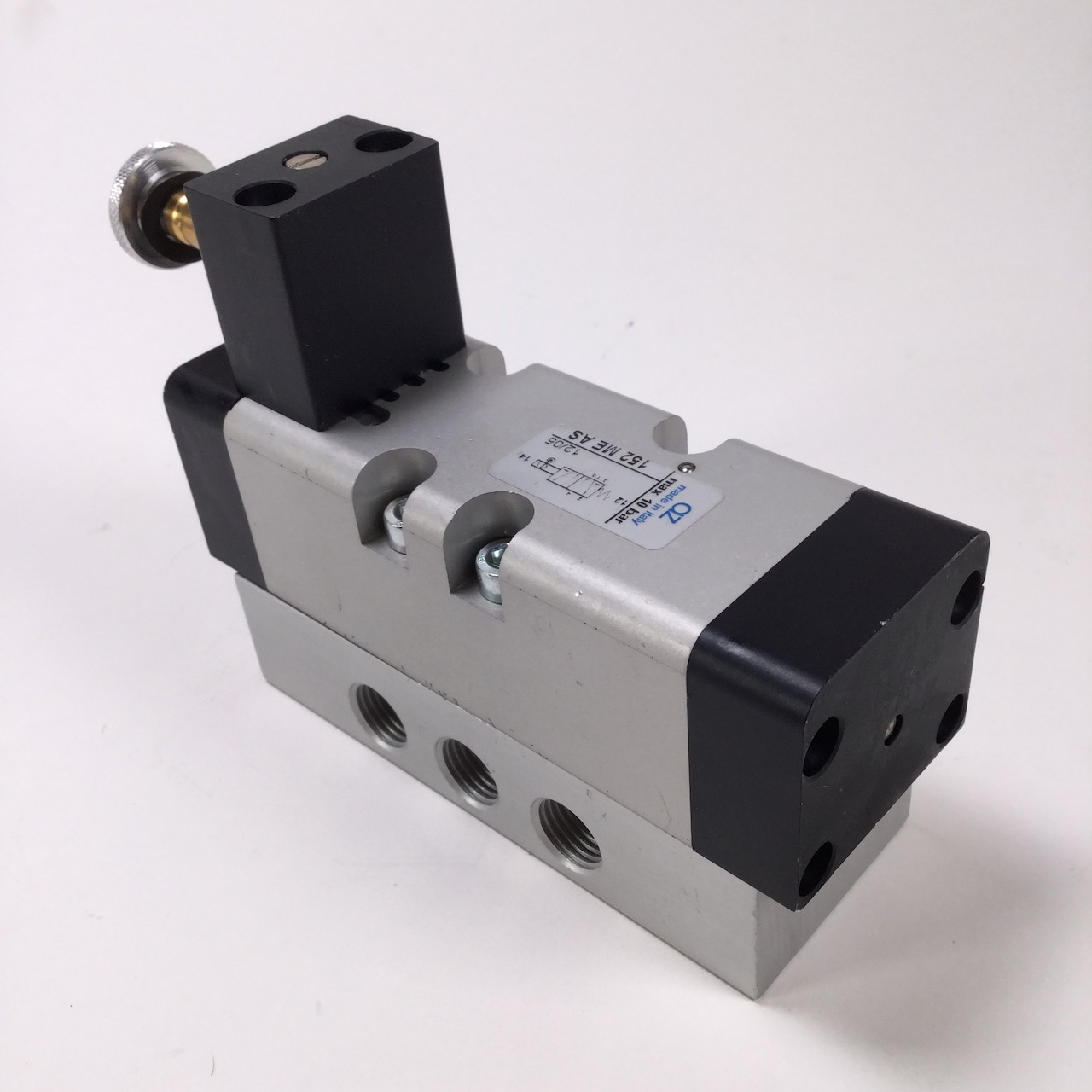 Az Pneumatica 152 ME AS ISO 1 5/2 solenoid pilot w/o coil New NMP