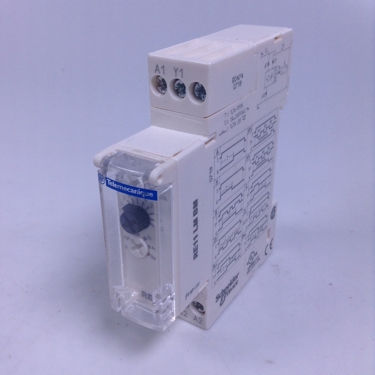 Telemecanique RE11 LMBM timer relay RE11LMBM 240VAC NEW NFP