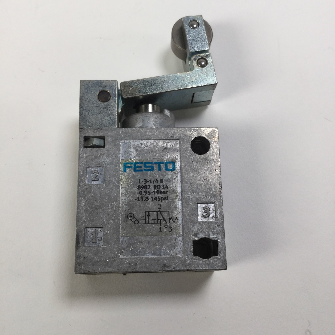 Festo L-3-1/4-B Toggle lever Valve 8982 New NMP