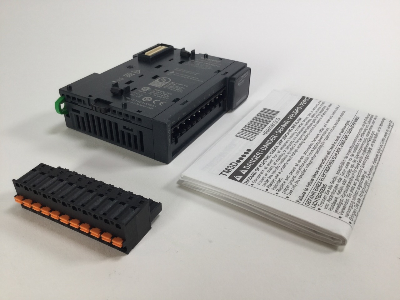 Schneider Electric TM3DQ8TG Discrete output Module TM3 - 8 outputs New NFP