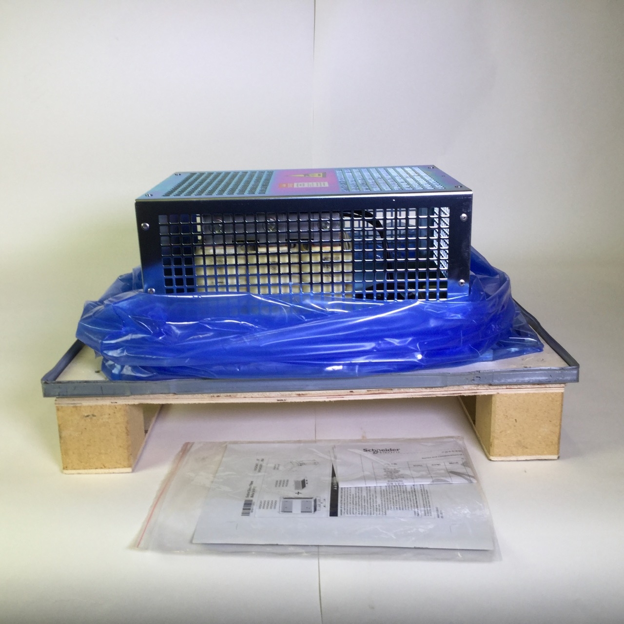 Schneider Electric VW3A5403 Output sinus filter Altivar 200-480V New NFP