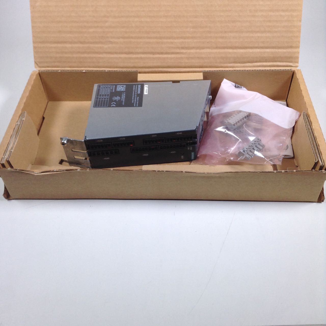 Siemens 6SL3055-0AA00-3AA1 SINAMICS TERMINAL MODULE TM31 - NFP