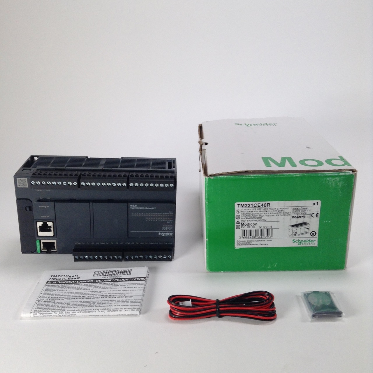 Schneider Electric TM221CE40R Controller relay Ethernet Modicon M221 New NFP