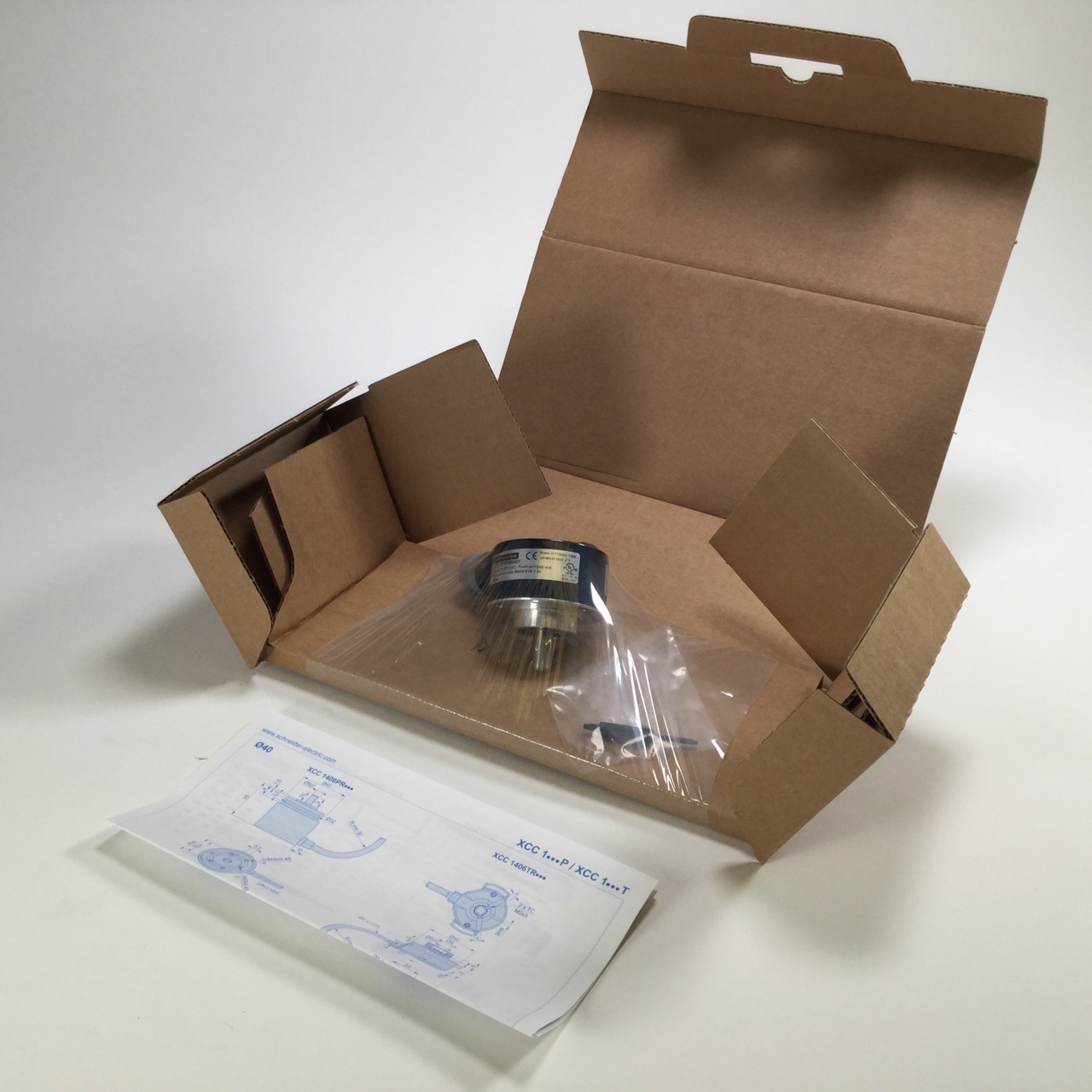 Schneider Electric XCC-1510PSM50Y Incremental Encoder Ø 58 New NFP