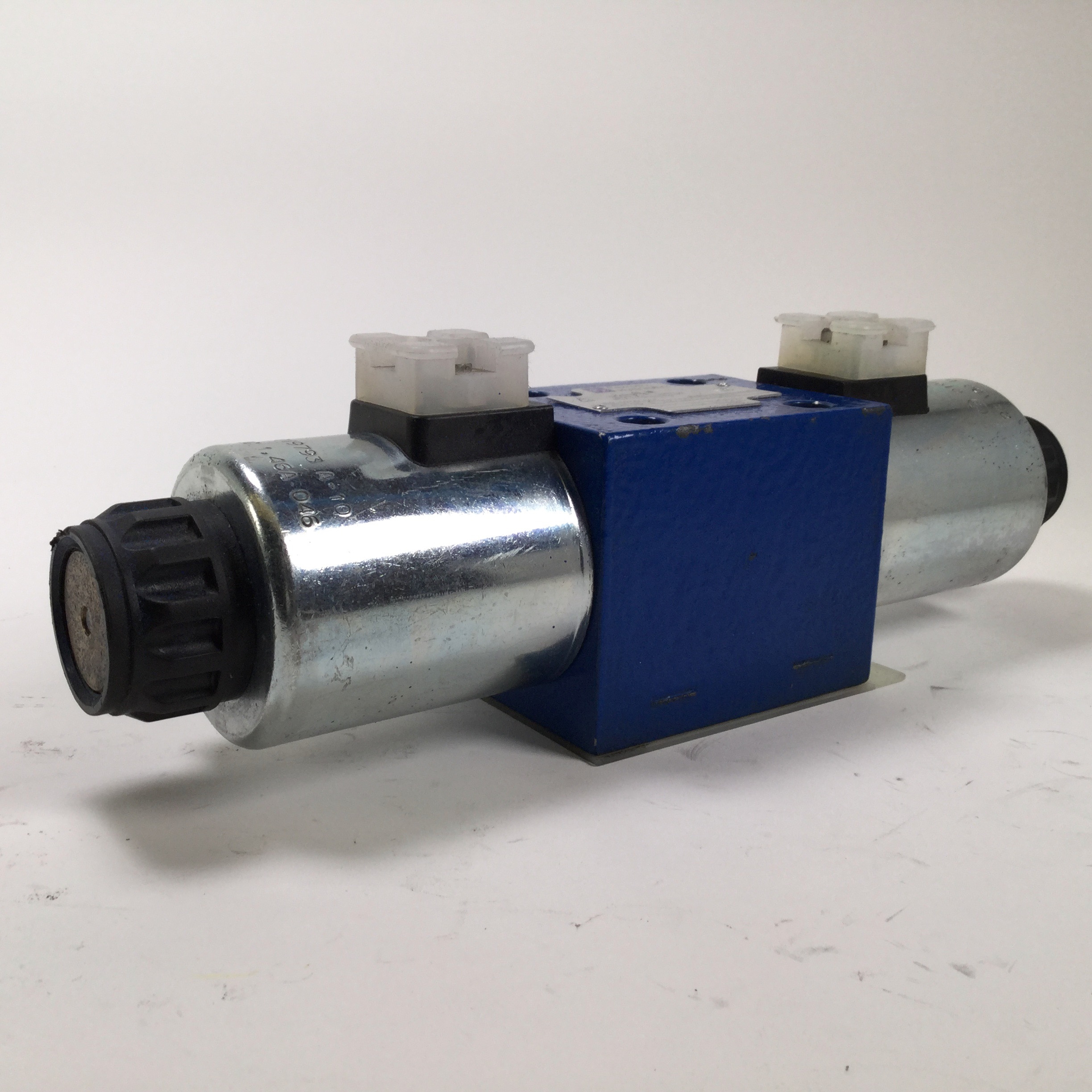 Rexroth R97591664 Directional valve 4WE10 D 32/OFCG24N9K4 New NMP