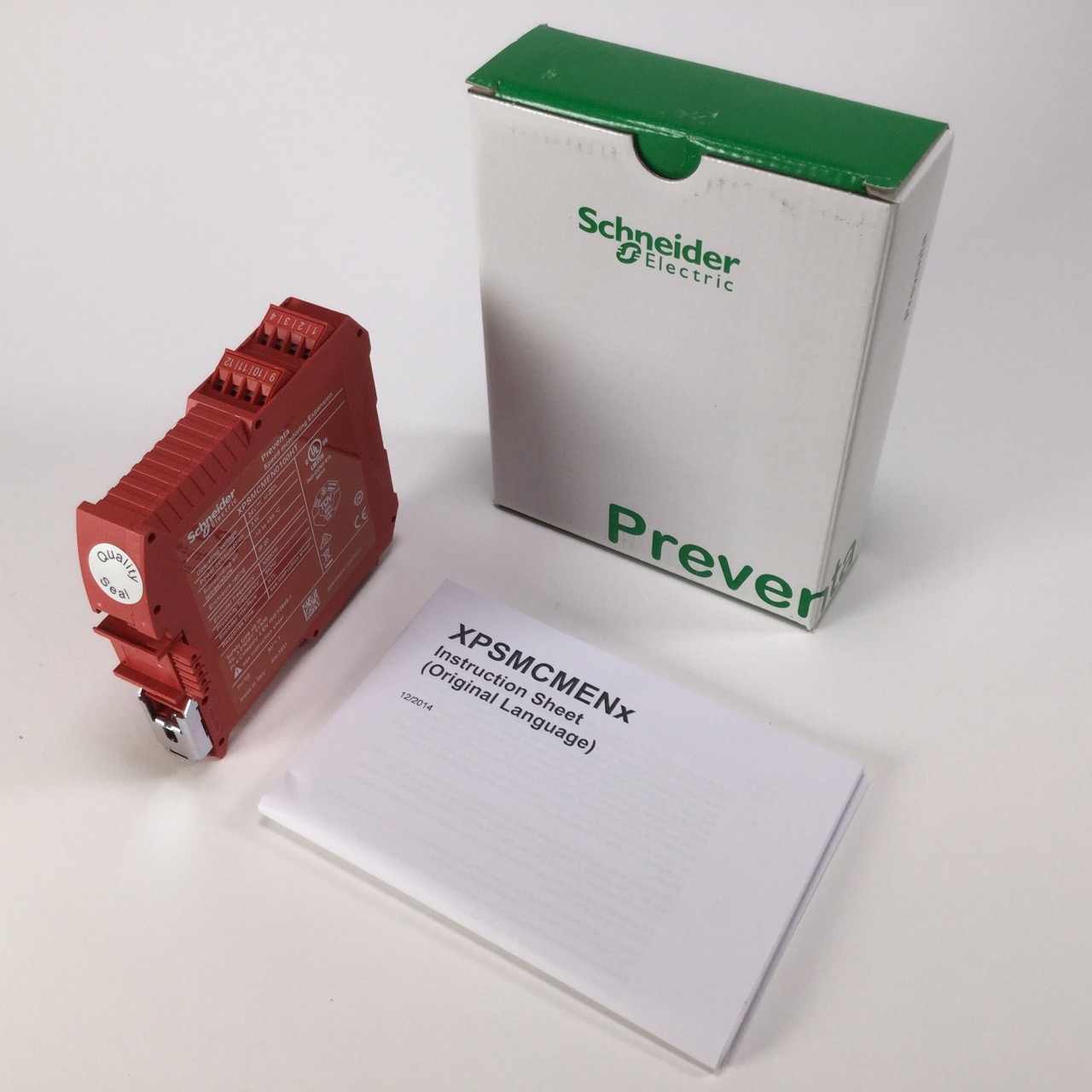 Schneider Electric XPSMCMEN0100HT Safe speed monitoring module Preventa ...