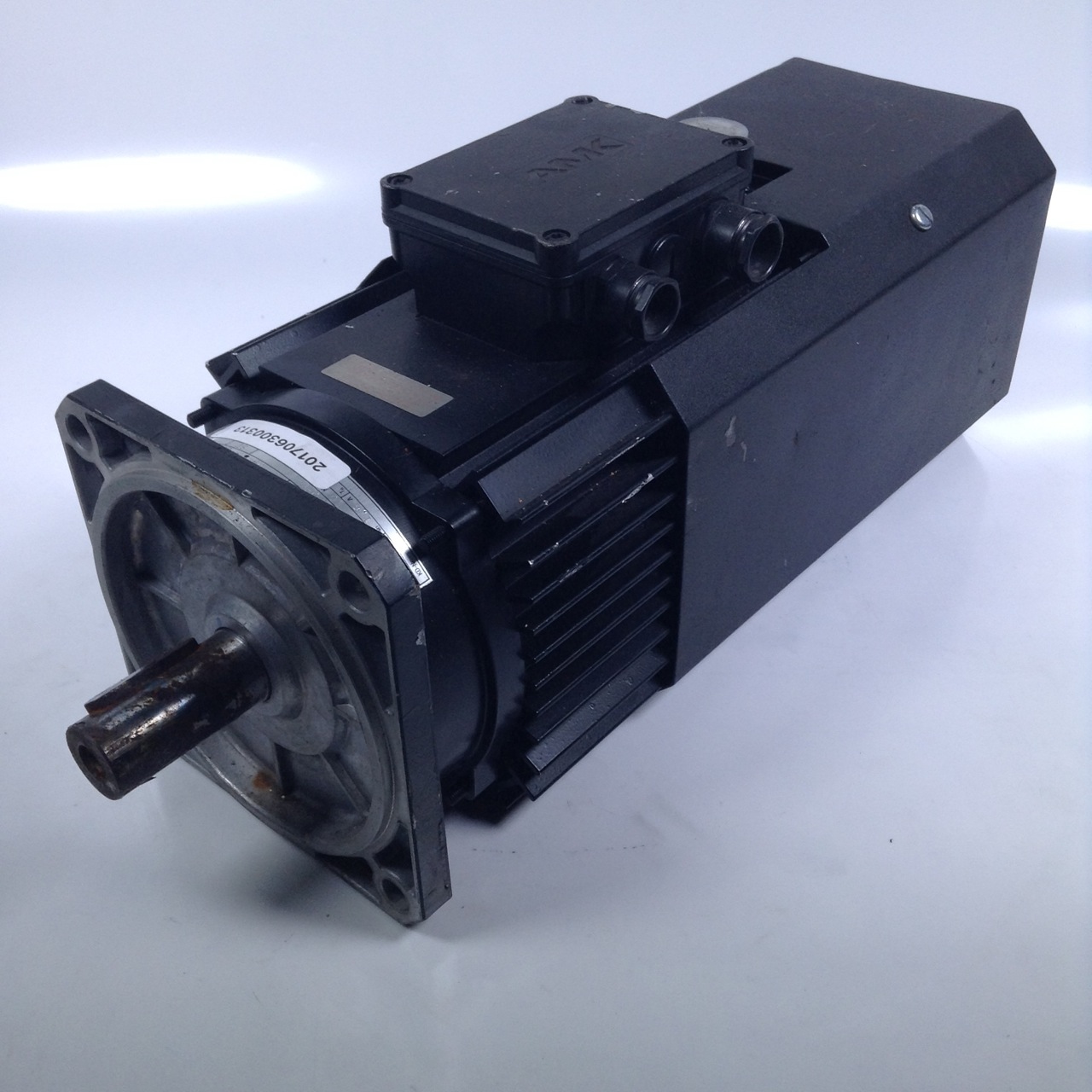 Amk DV7-12-4-ROF AC Servo Motor 3.1kW 7.3A 3000rpm UMP