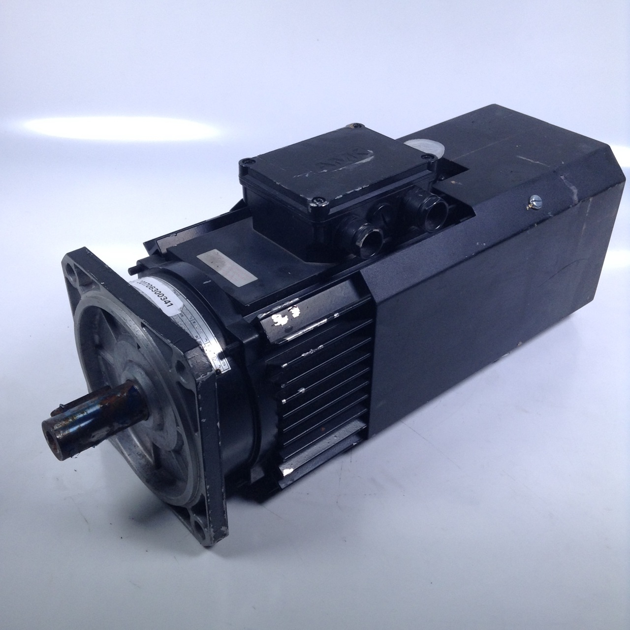 Amk DV7-12-4-ROF Servo Motor 3.1kW 350V 7.3A 3000rpm IP54 UMP