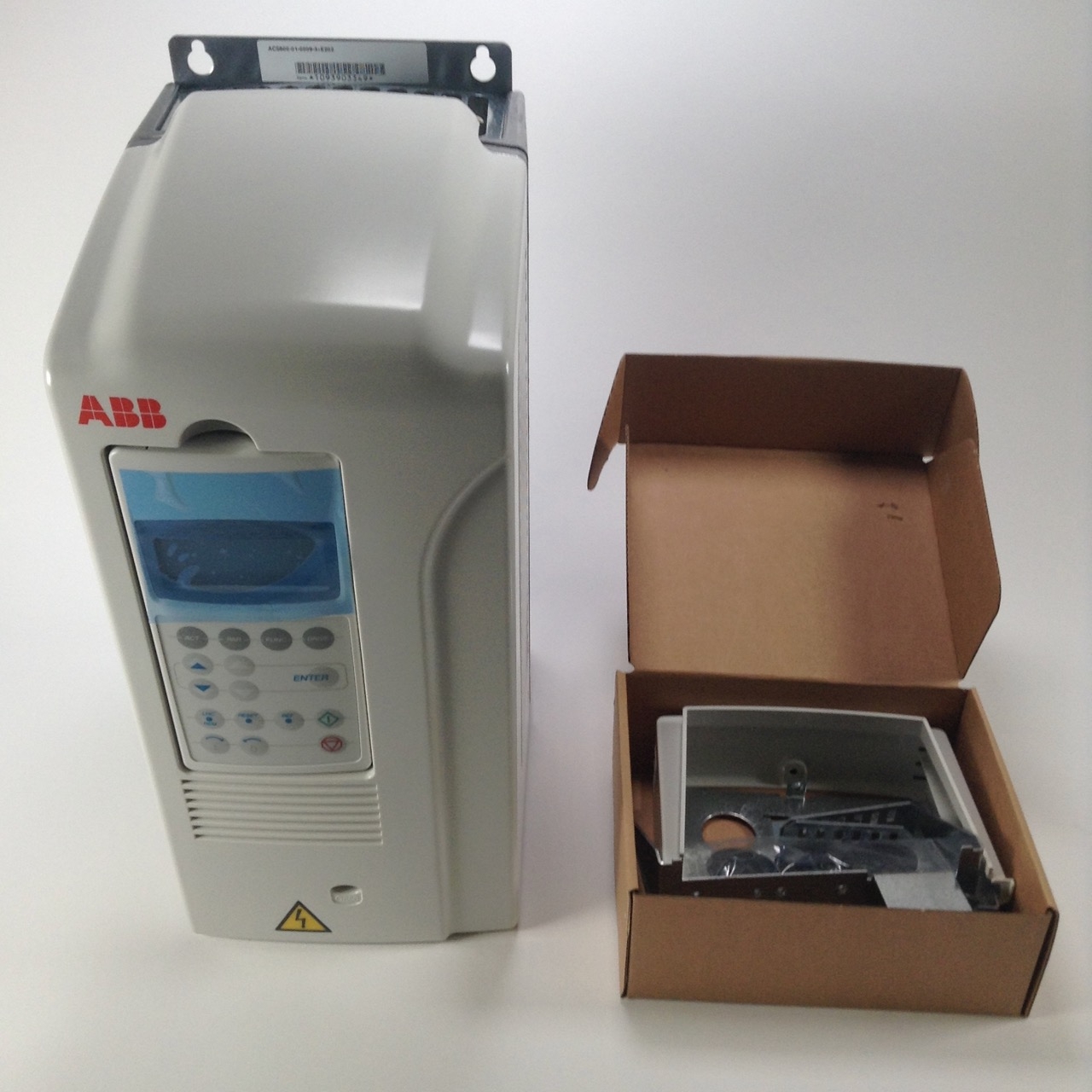Abb ACS800-01-0009-3 Frequenzumrichter frequency converter E202 New NFP