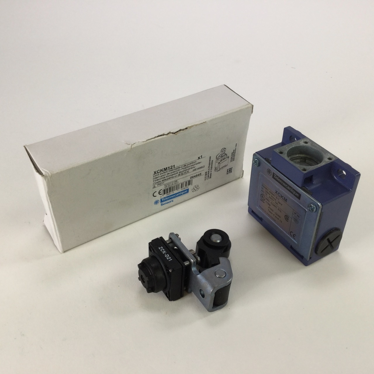 Telemecanique XCKM121 Limit switch XCKM New NFP