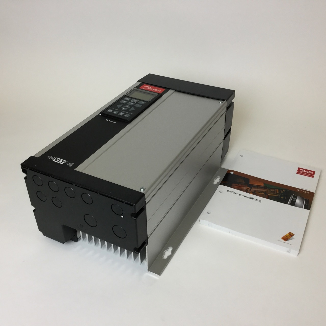 Danfoss 175Z0281 Variable Speed Drive VLT5005PT5C54STR3DLF00A00C0 New NMP