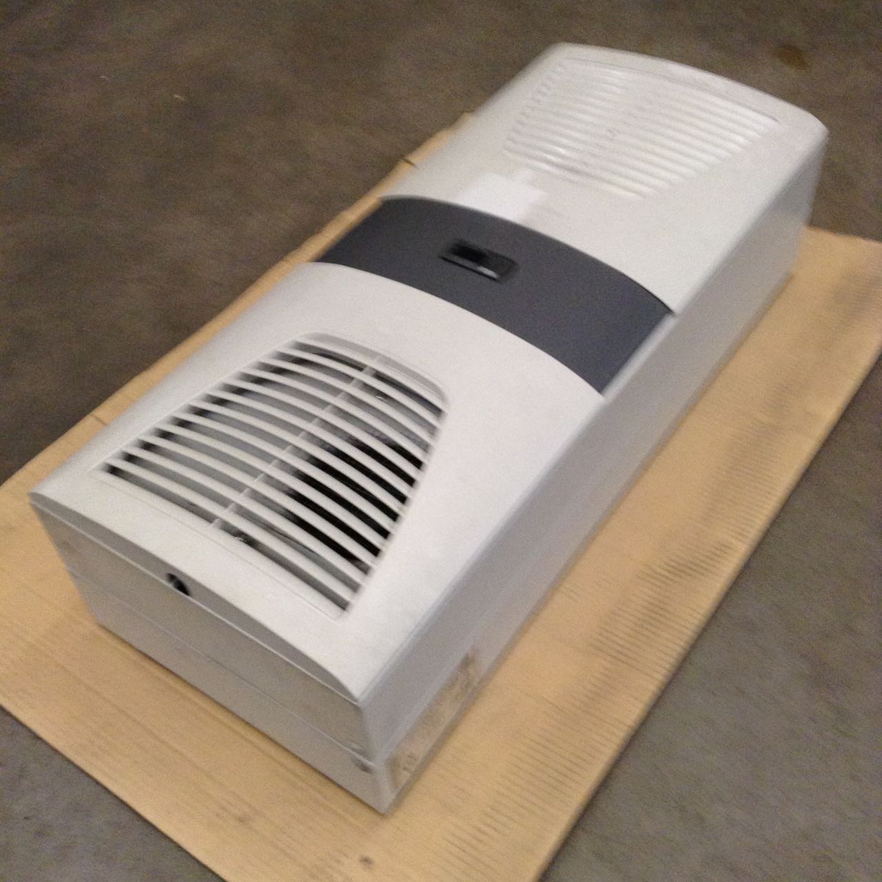 Rittal SK 3305.100 Wall-mounted cooling unit 1500W, 800m³/h - UMP