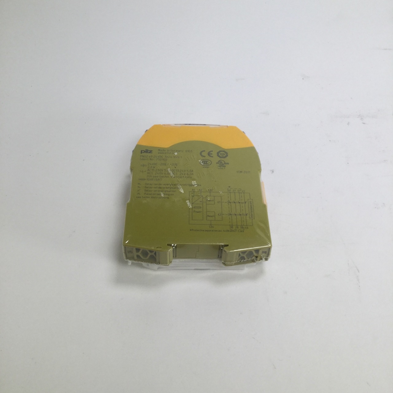 Pilz 750109 Safety Relay Sicherheitsrelais 24VDC 2,0W New NFP Sealed