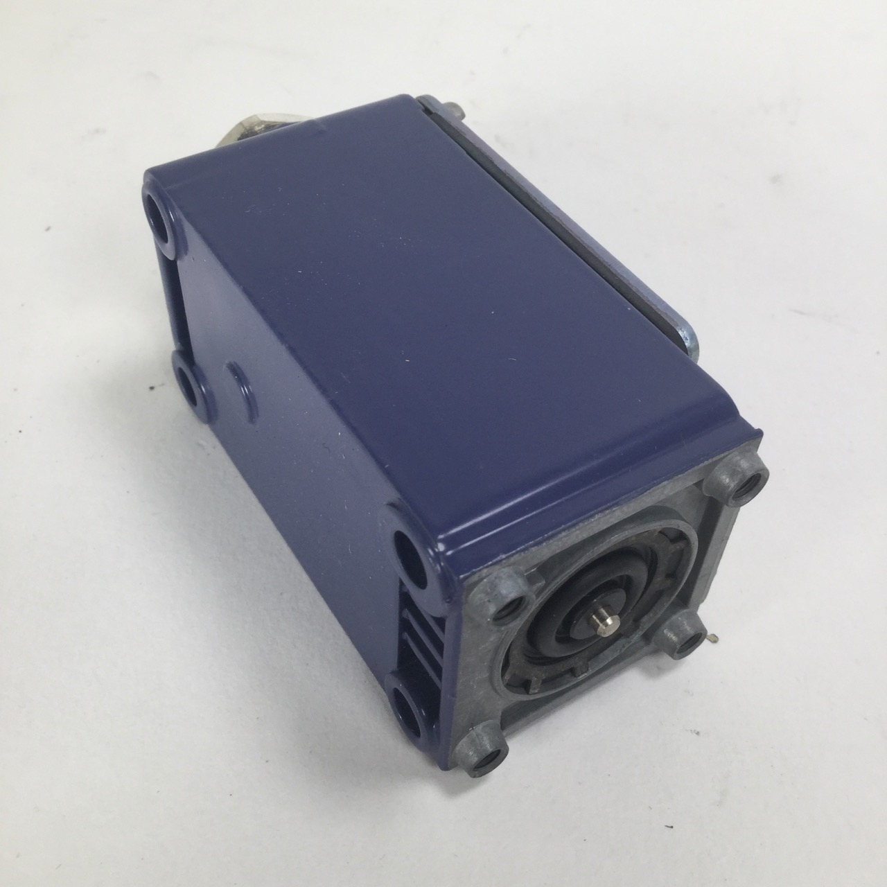 Telemecanique ZC2JC1 032533 Limit switch body IP65 AC15 240V 3A NEW NFP