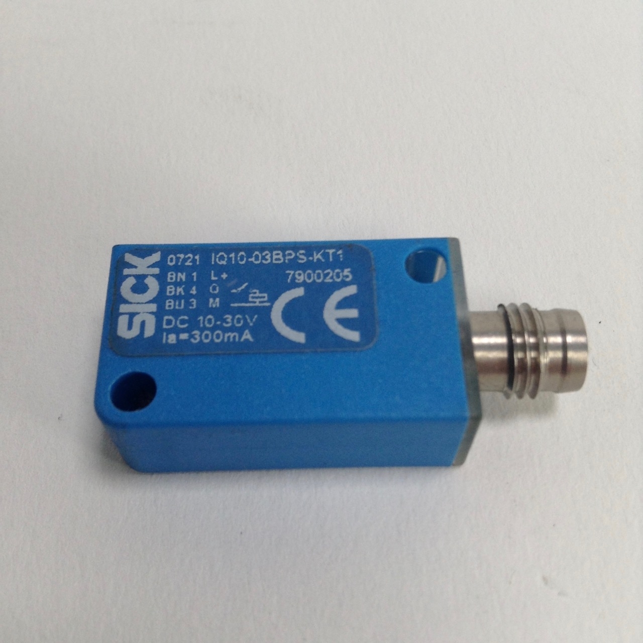 Sick IQ10-03BPS-KT1 Induktiver Näherungssensor proximity sensor NEW NMP