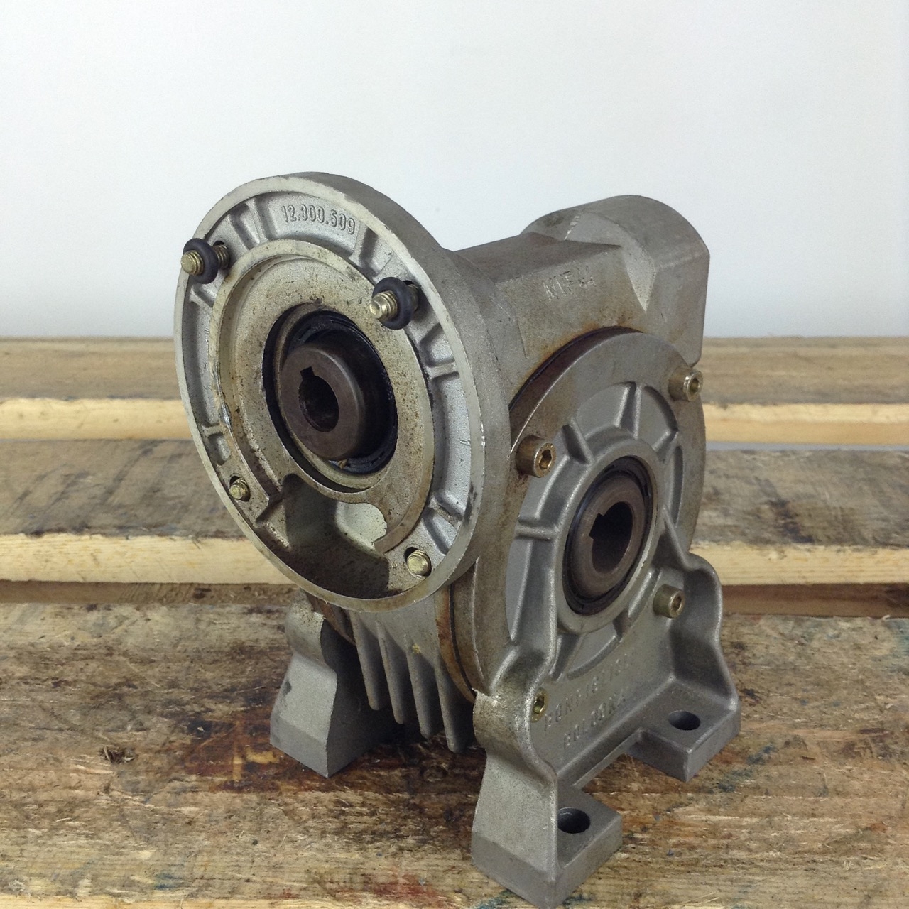 Bonfiglioli MVF 44/A Gear Reducer Untersetzungsgetriebe i:28 B14 Used UMP