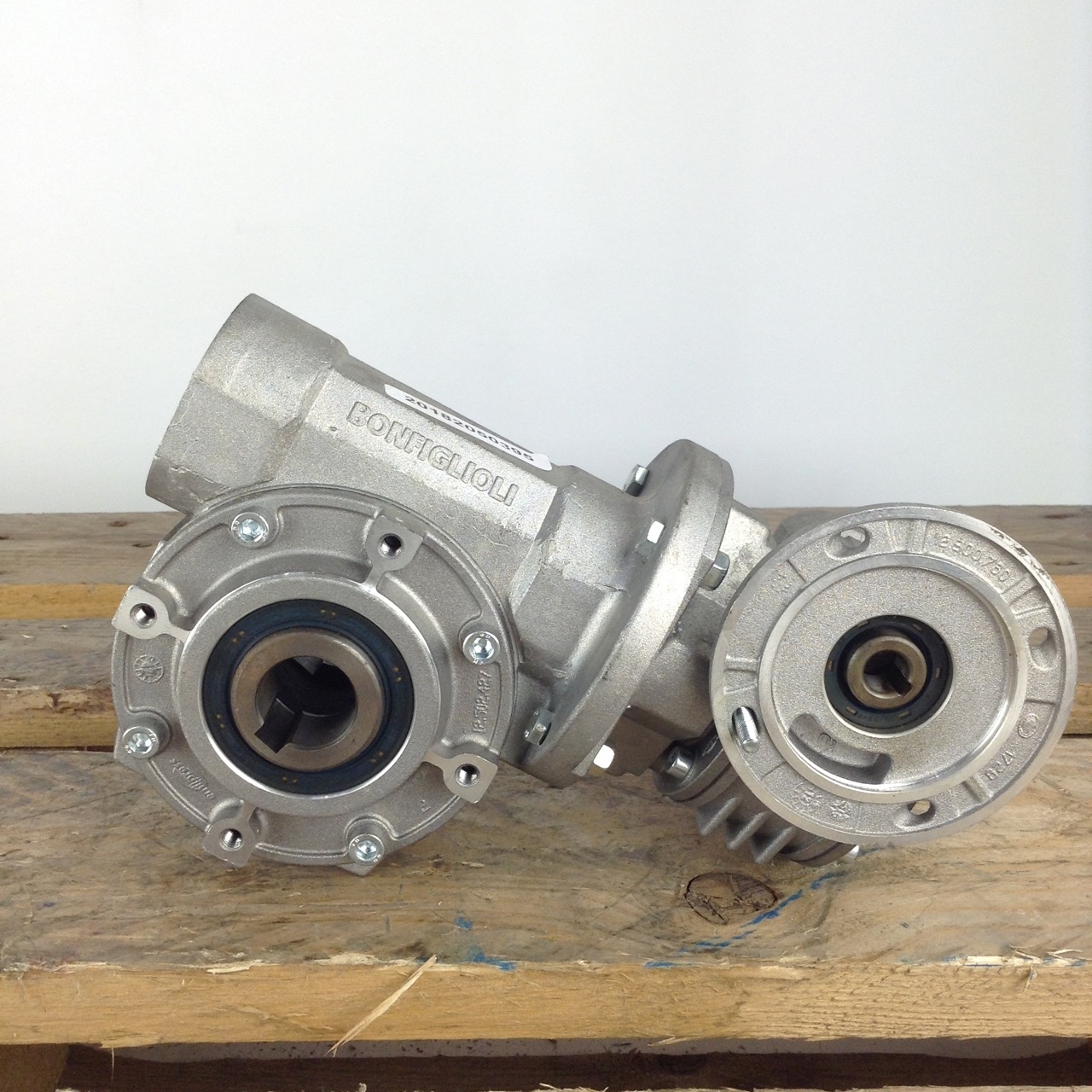 Bonfiglioli VF30 P1 7 Wormgear Anglegear VF49P-45 B14 New NMP