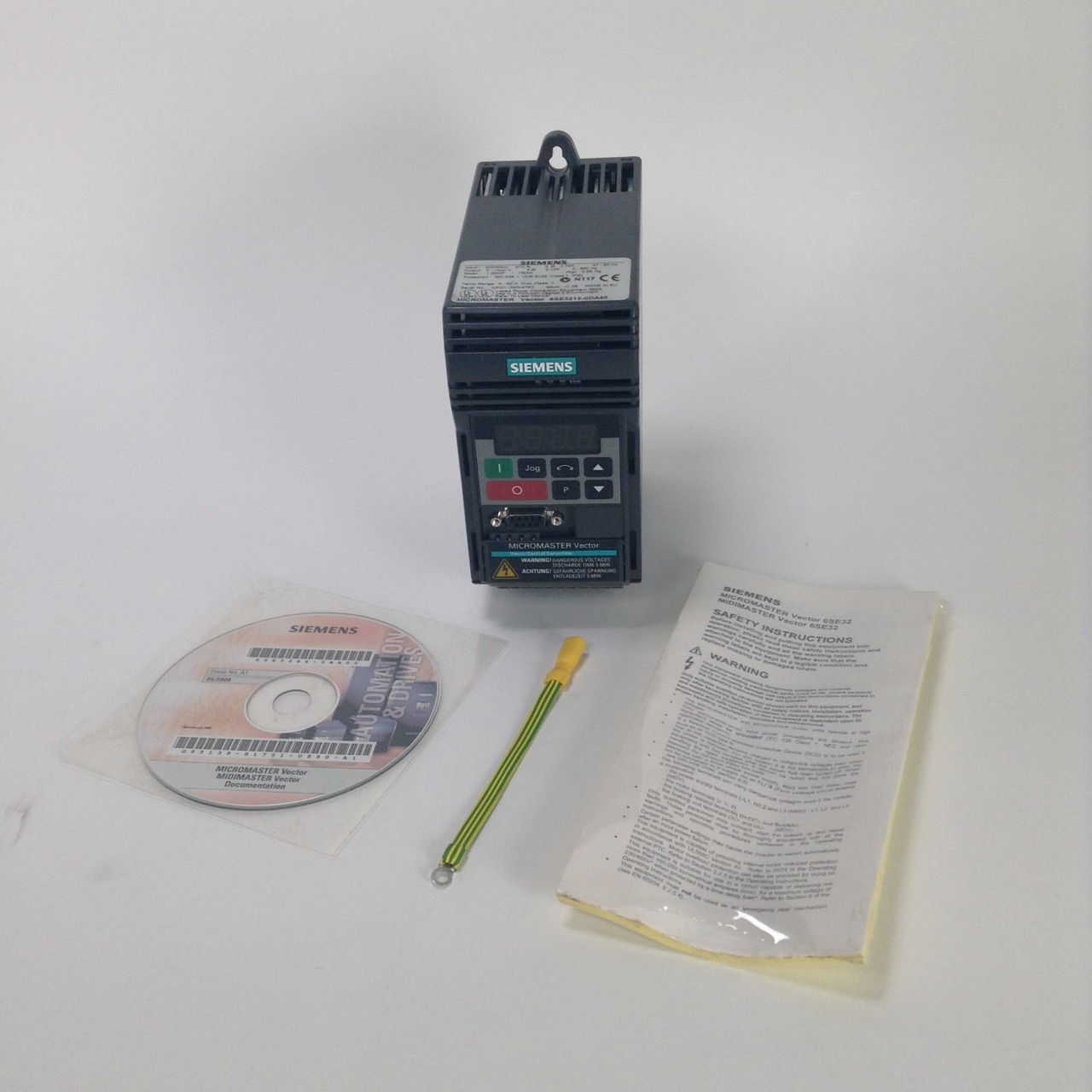 Siemens 6SE3212-0DA40 Micromaster Vector drive 6SE3212 0DA40 NEW NFP