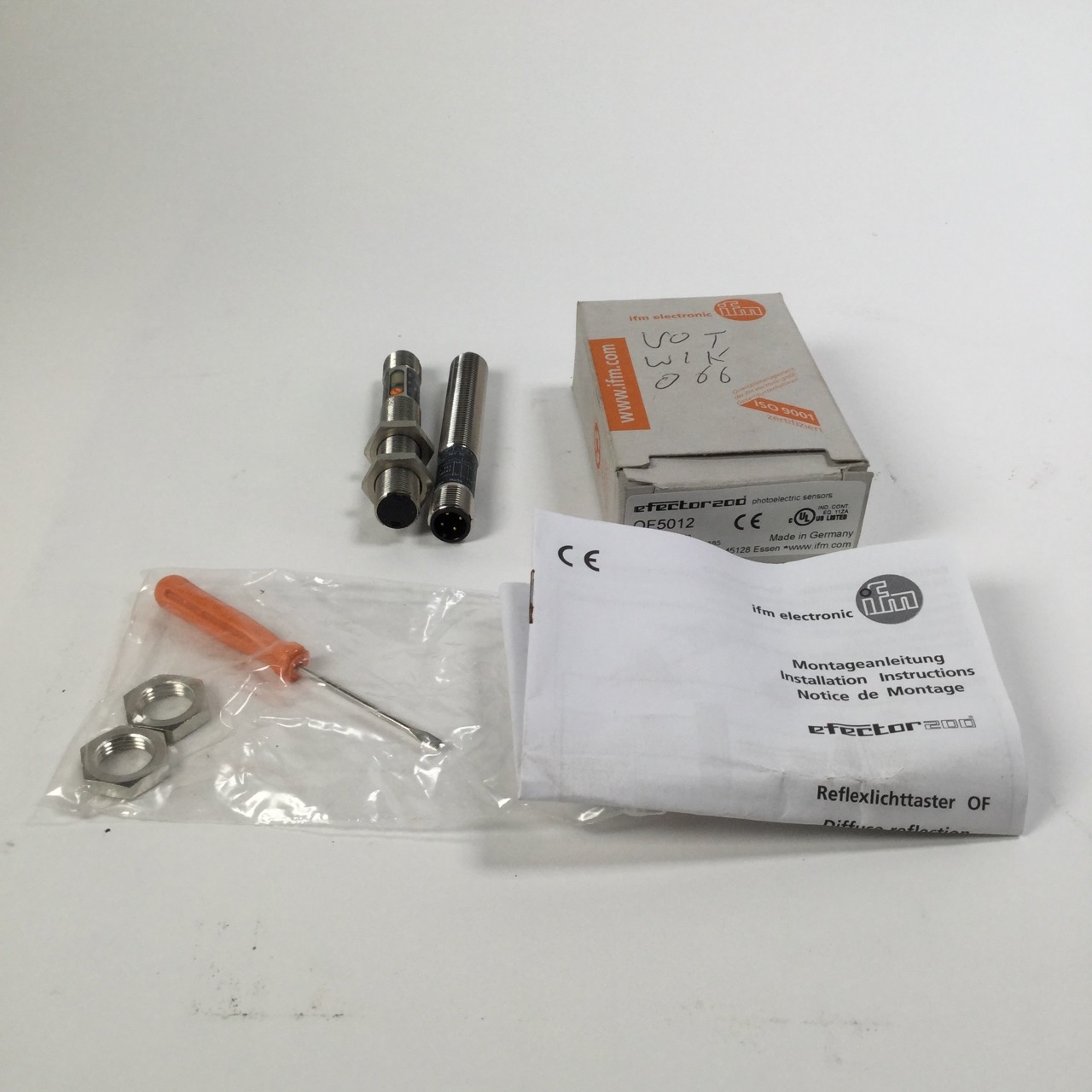 Ifm OF5012 Photoelectric Diffuse reflection Sensor OFT-FPKG/US-100 New NFP