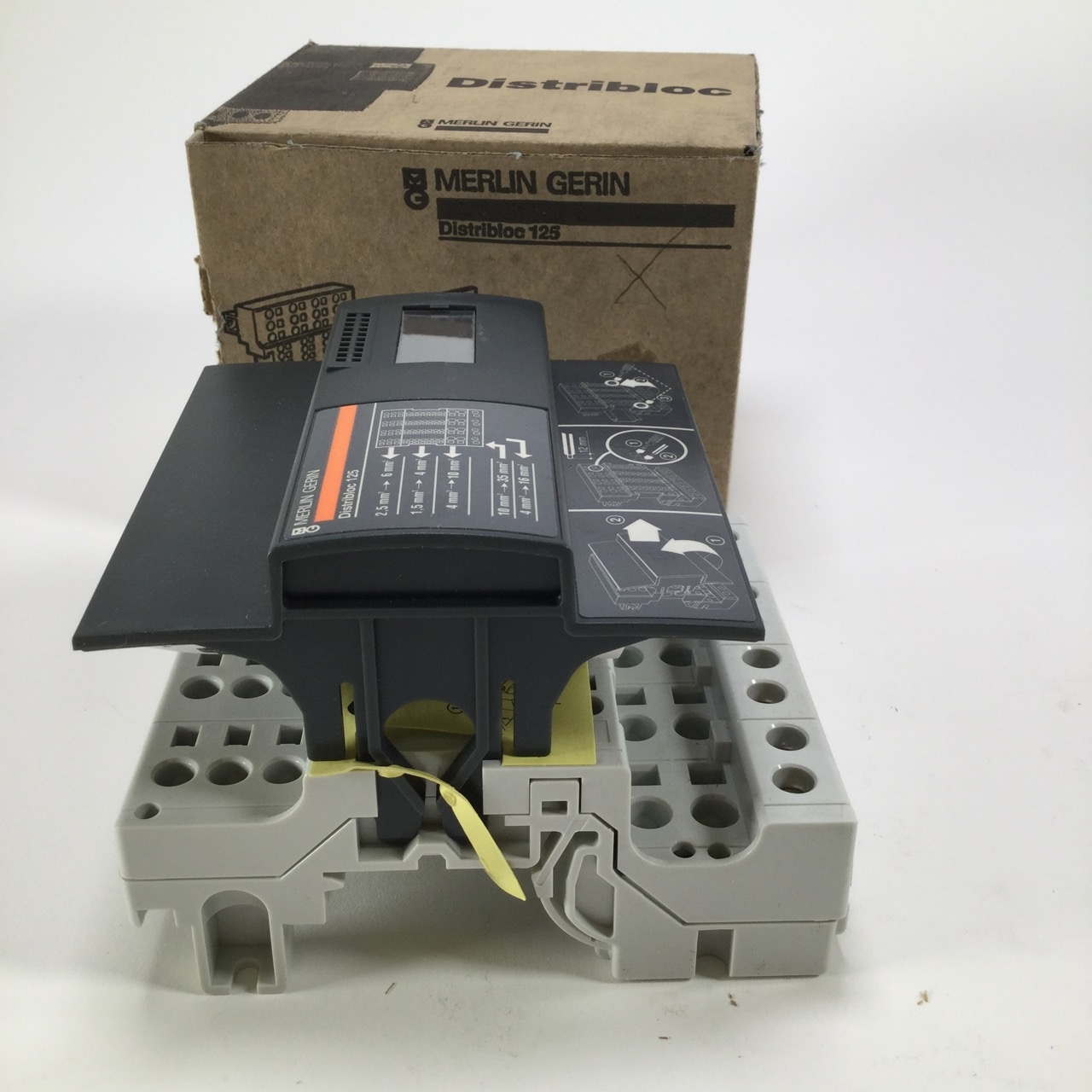 Merlin Gerin 07105 Distribloc 125 New NFP